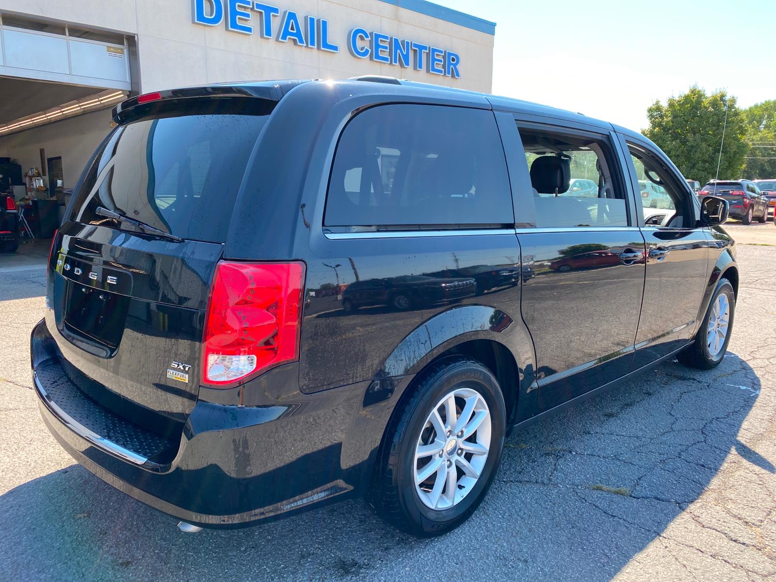 Pre Owned 2019 Dodge Grand Caravan Sxt Front Wheel Drive Passenger Van